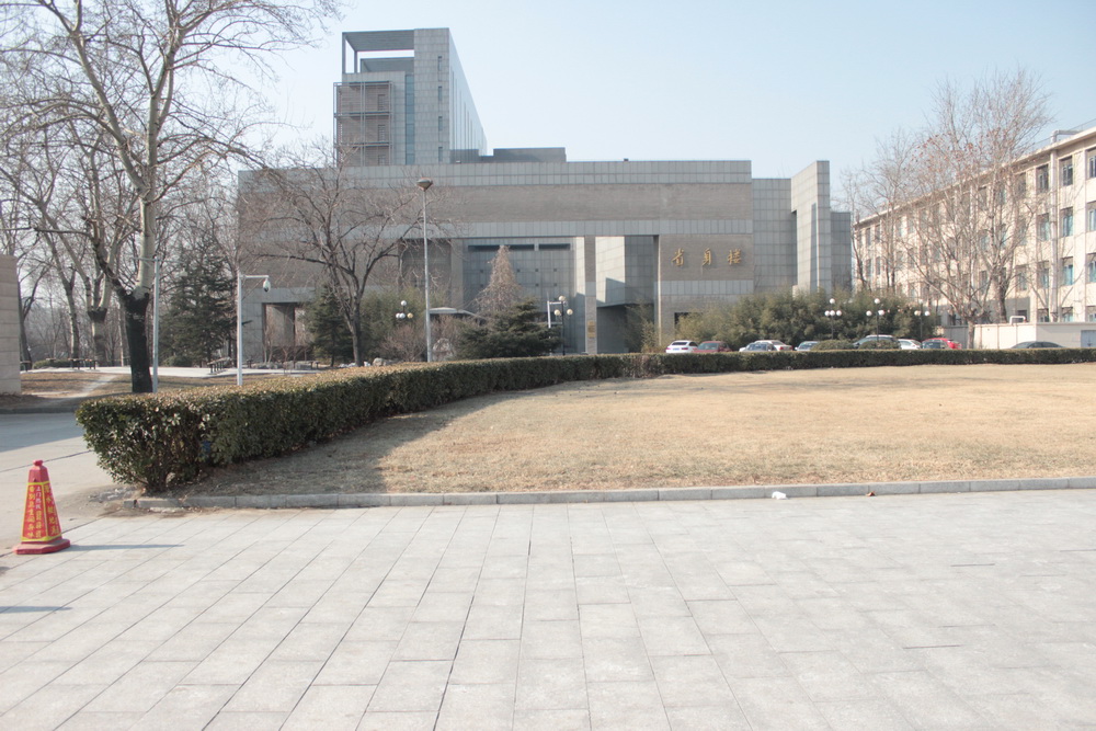 [2311.18564] Seam-guided local alignment and stitching for large ...